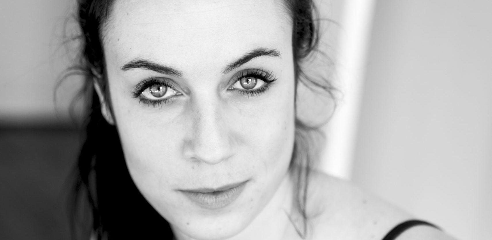 - L E S Y E U X D'E L S A